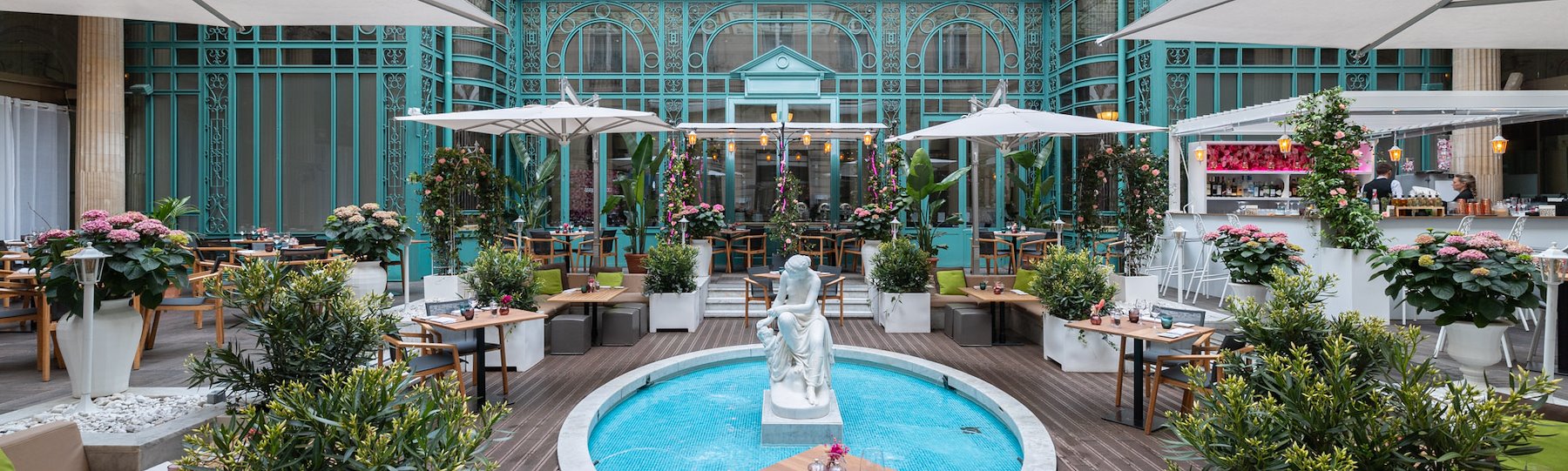 An Iconic Place - Terrasse des Roses